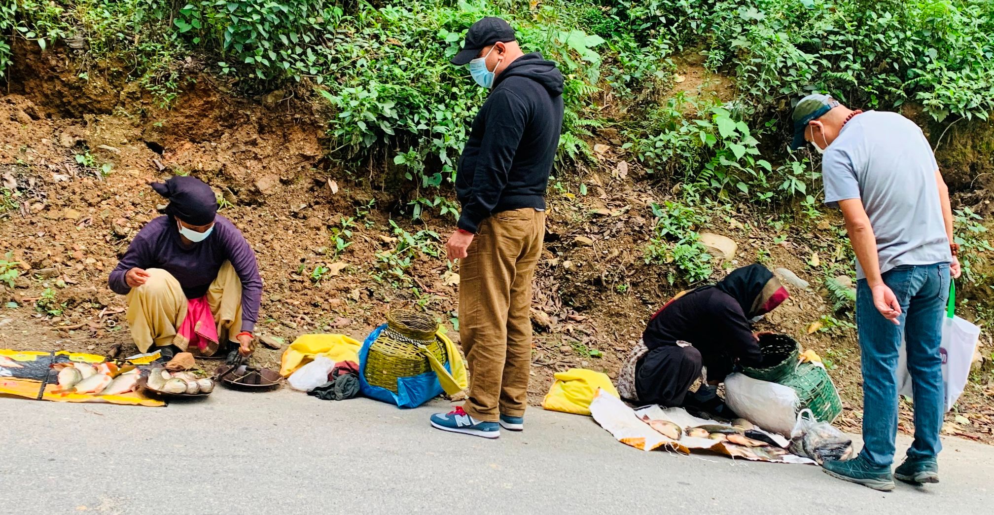 Fish Hawkers Compelled To Sell Fishes On The Streets (Photo Feature ...