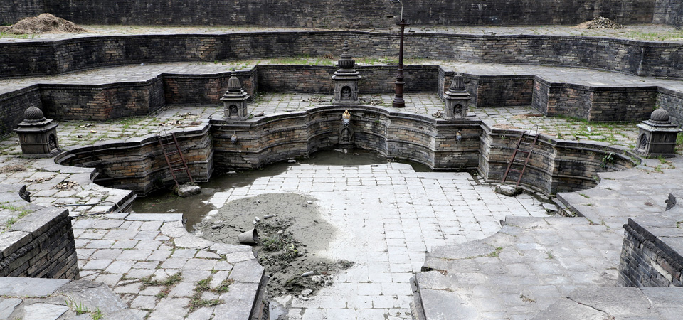 Bhaktapur Workers Hired To Renovate Sundhara « Nepalese Voice