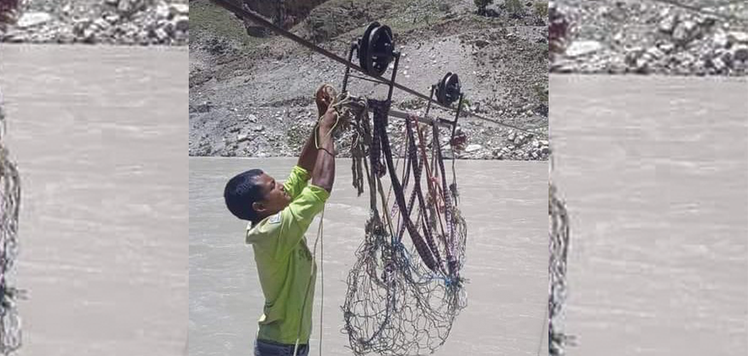 Adanchuli locals still rely on tuins to cross Karnali River « Nepalese ...